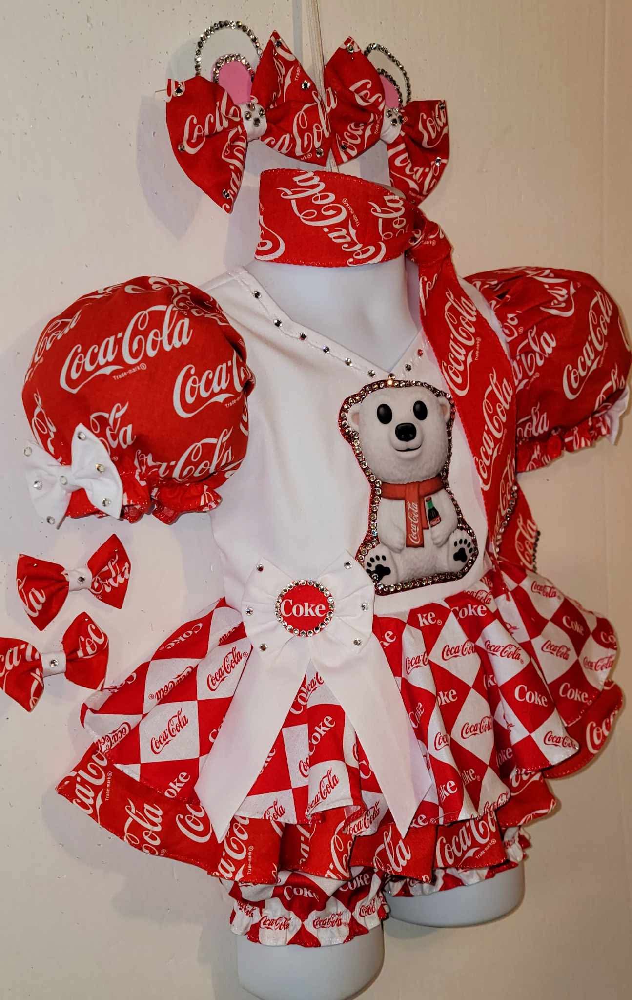 18/3 - 2/4 Coca Cola Red Polar Bear – Sparkling Sisters Pageant Rentals